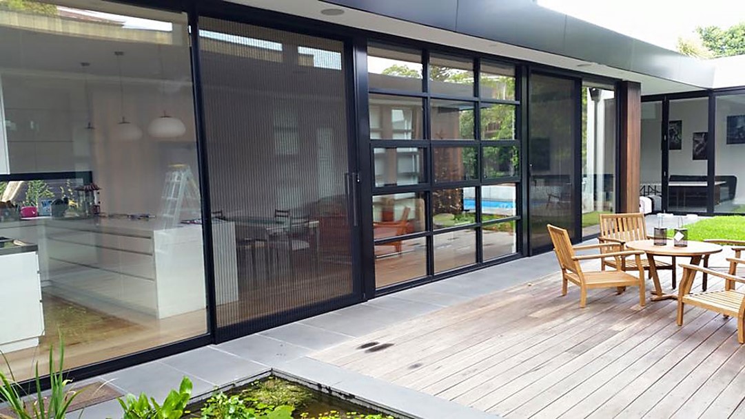 Vista One Screen Systems for Oversized Applications – Fine Openings